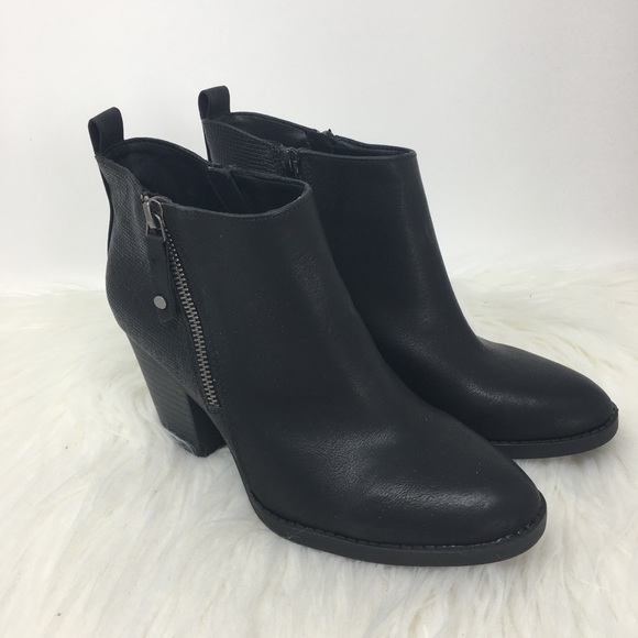 Universal Thread | Shoes | Universal Thread Jameson Ankle Bootie Side ...